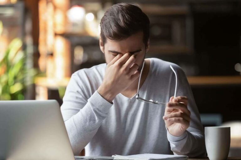 Why do my eyes feel gritty and itchy? | Ocutears